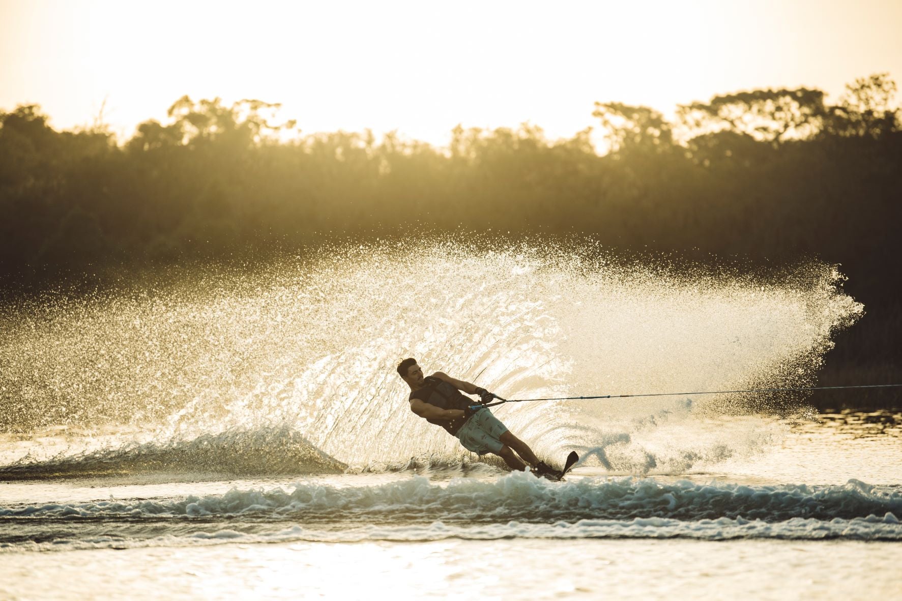 5 Tips for Surviving Rough Water Skiing Conditions – Rapid Surf & Ski